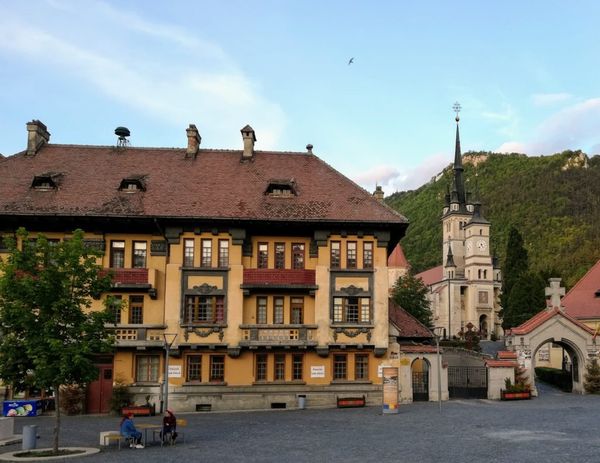 Brasov, Romania: Tâmpa and Postăvaru day-hike